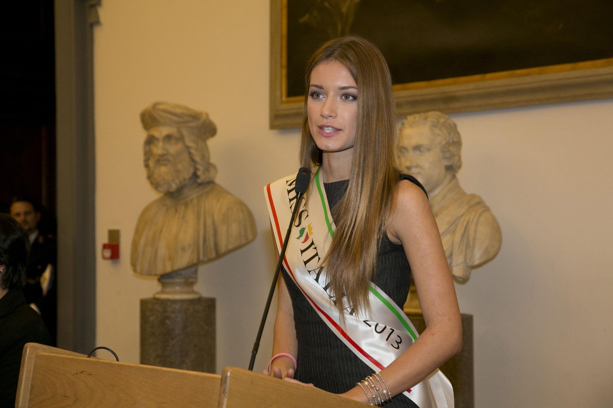 Giulia Arena, prime uscite| da Miss Italia - Foto - Perizona Magazine