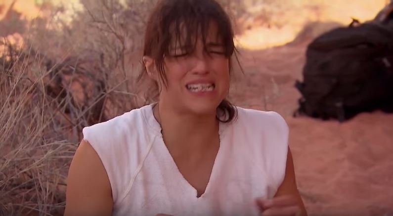 Michelle Rodriguez e il reality estremo: l'attrice mangia un topo cotto ...