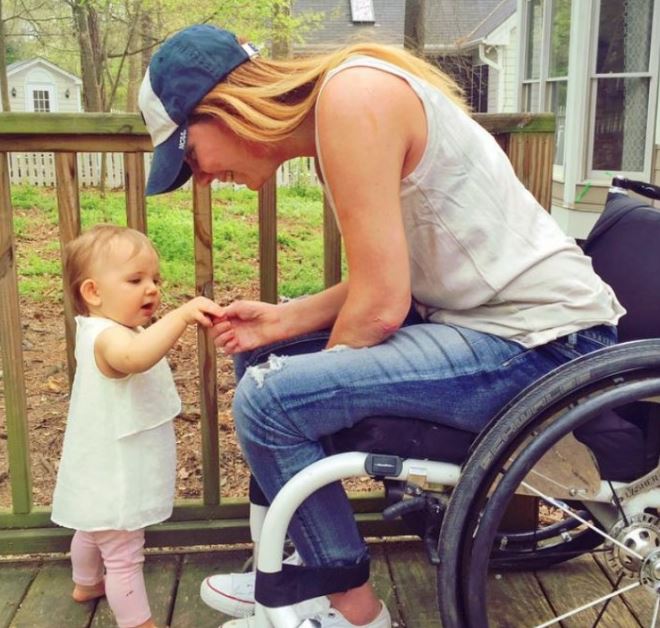 Ciò che fa questa giovane mamma con sua figlia è una lezione per tutti ...