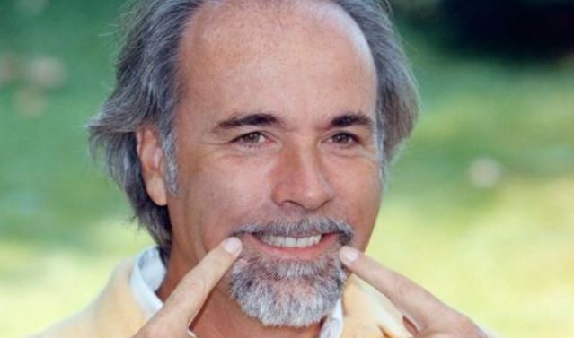 Antonio Ricci ai fan di Baglioni: "Piuttosto la morte che l ...