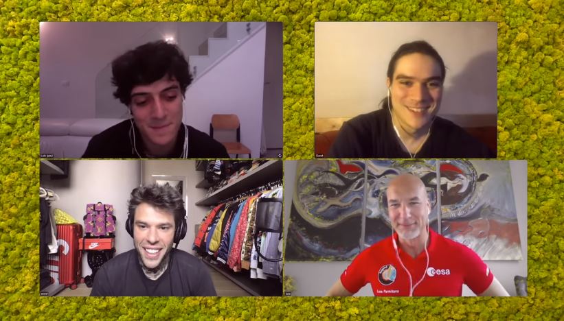 Fedez e la domanda imbarazzante a Luca Parmitano: "Come si fa ...